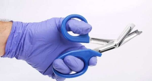 5 Best Trauma Shears for Nurses (in 2023) - Nurse Money Talk